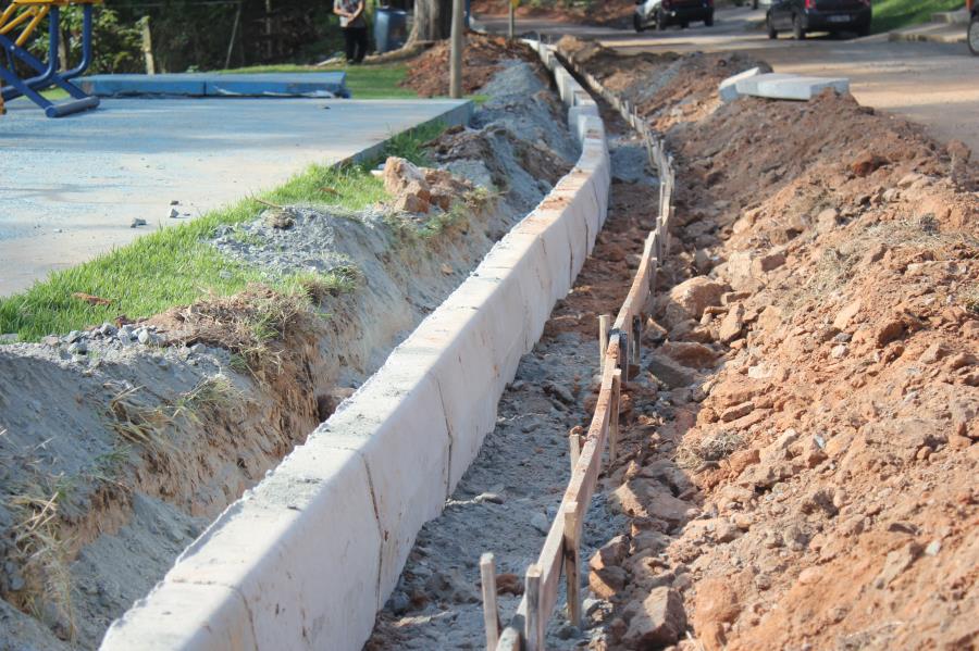 "Pavimentando o Caminho para o Futuro: O Asfaltamento no Bairro Águas ...
