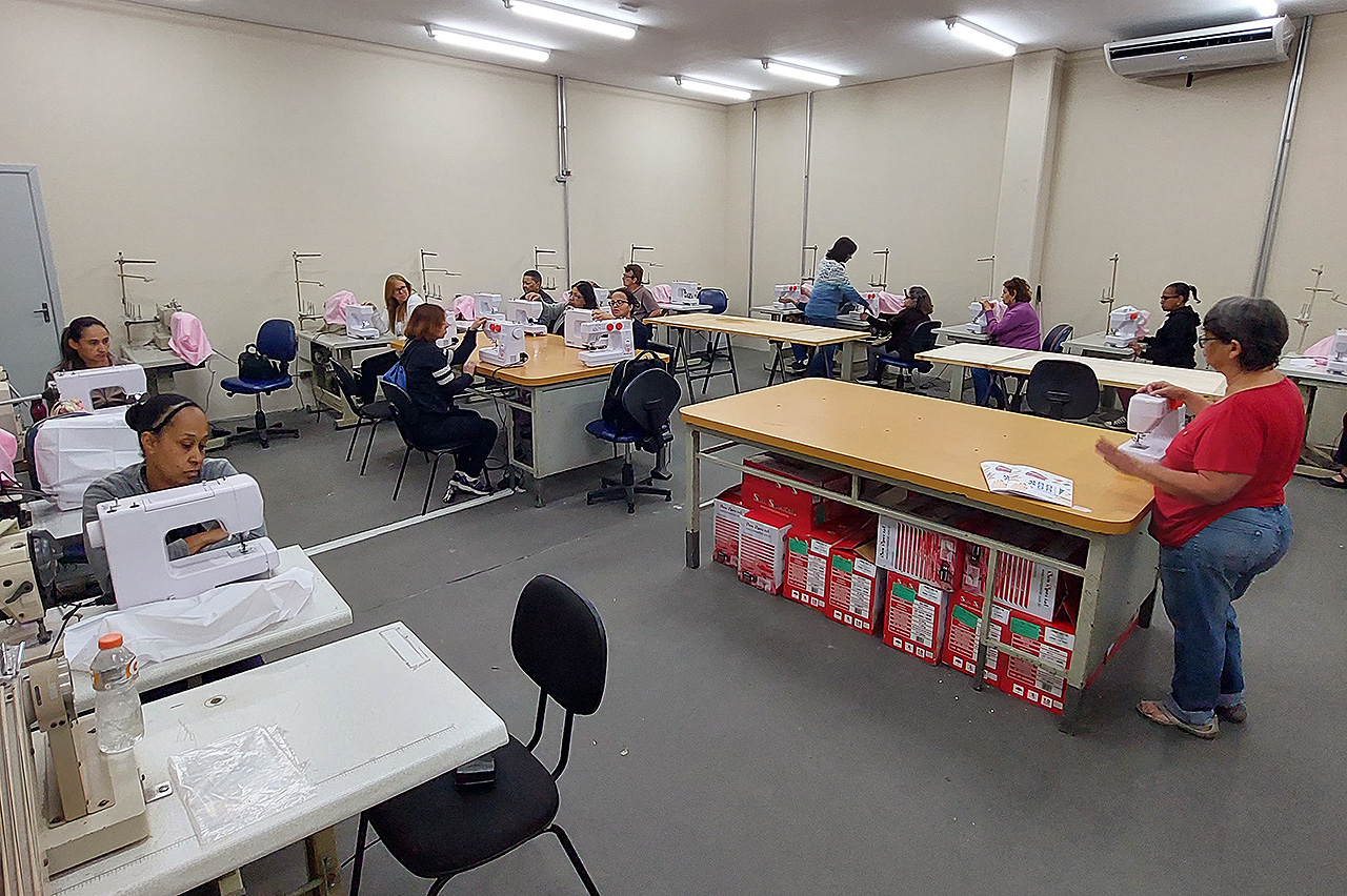 Ceprosom recebe Oficina de Costura para pessoas com deficiência visual ...