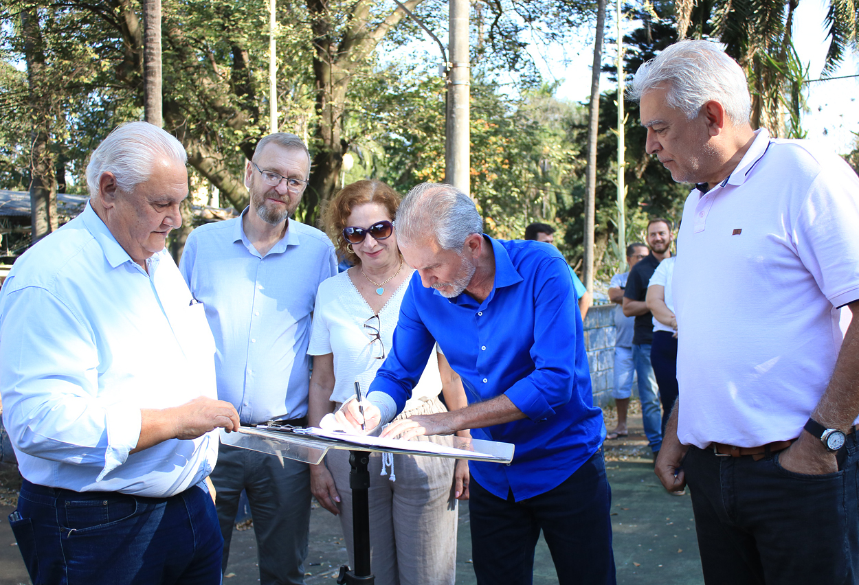 Botion anuncia início das obras na praça Vitório Bortolan Filho e na ...