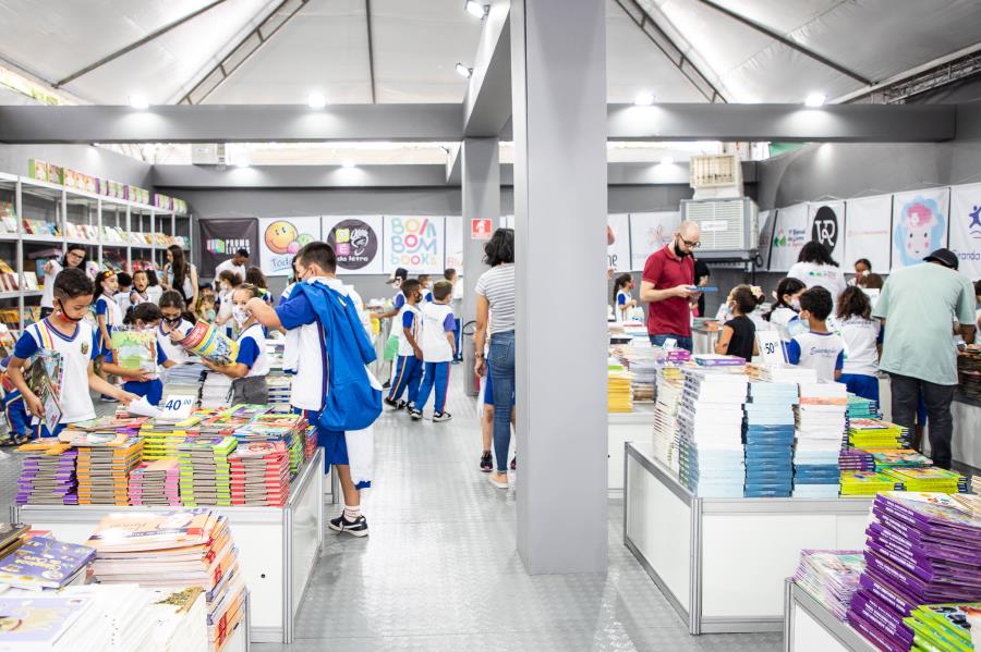 Prefeito Marcão Marchi abre oficialmente a 1ª Bienal do Livro em ...
